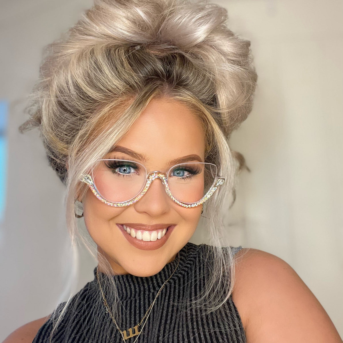 Trend Cermin Mata 2025 untuk Wanita Lebih 50 Tahun – lakoh